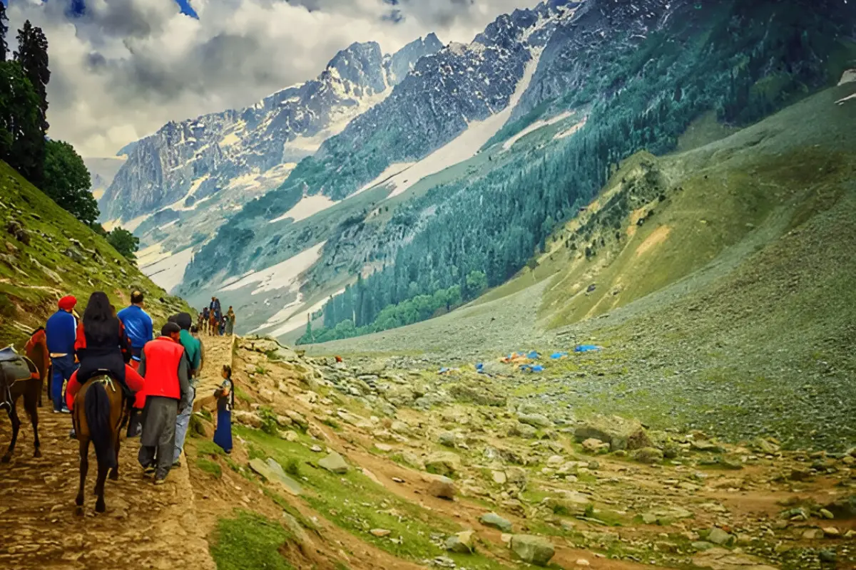 10 Best Things to Do in Gulmarg: Adventure & Sightseeing