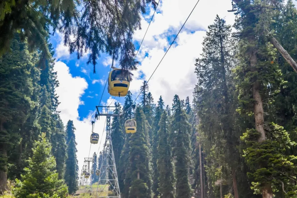 Gulmarg in July: Summer Weather, Best Places to Visit
