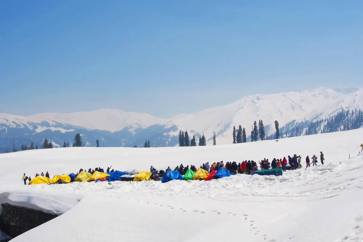 Gulmarg in April: What to Expect & Do | Ninemash Blog