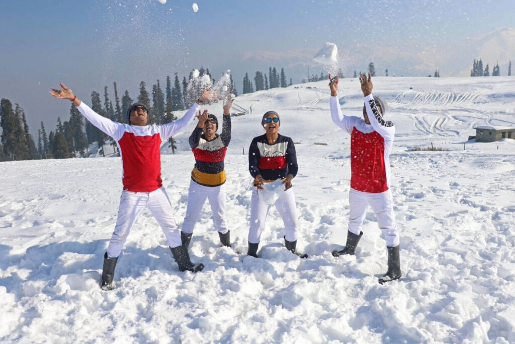 Gulmarg in December – Planning Tips & Travel Guide